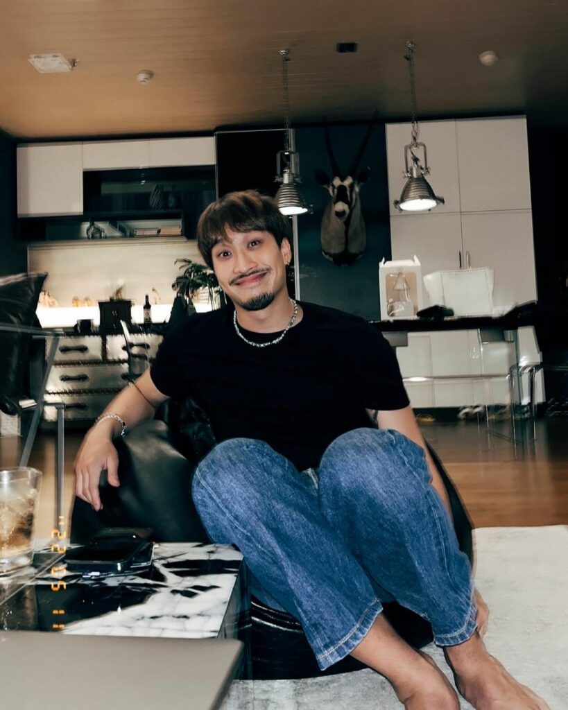 เฟย ภัทร นักแสดงหนุ่ม สุดแบด ยิ้มมีเสนห์ เล้าร้อนใจ