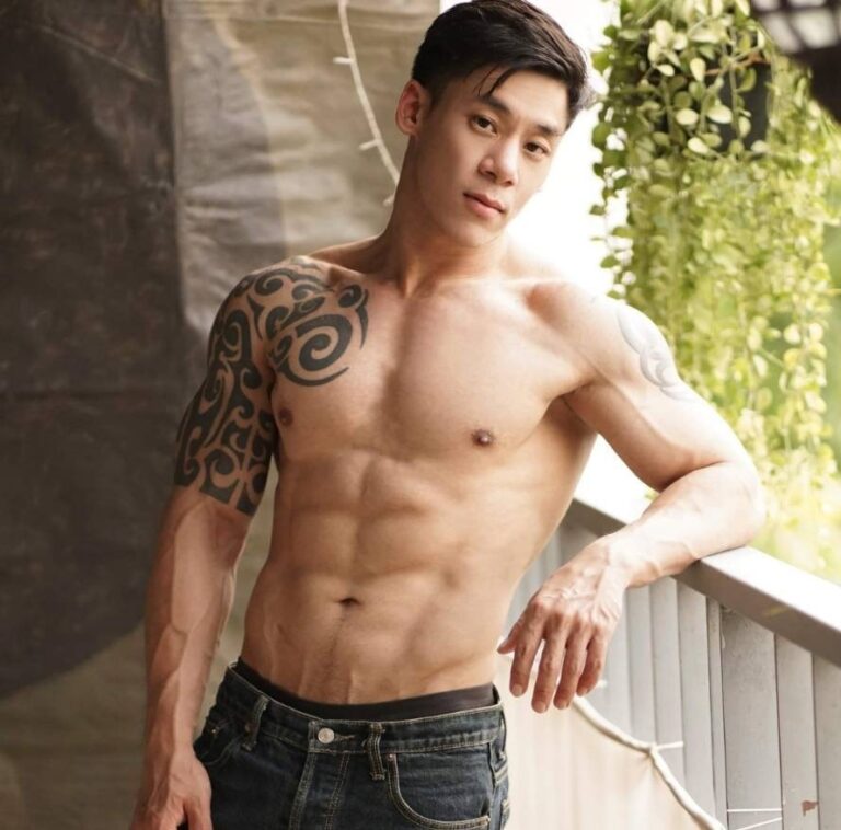 Tamp Chanwit หนุ่มหล่อ ซิกแพคแน่น เป้าตุง ทะลุทะลวง