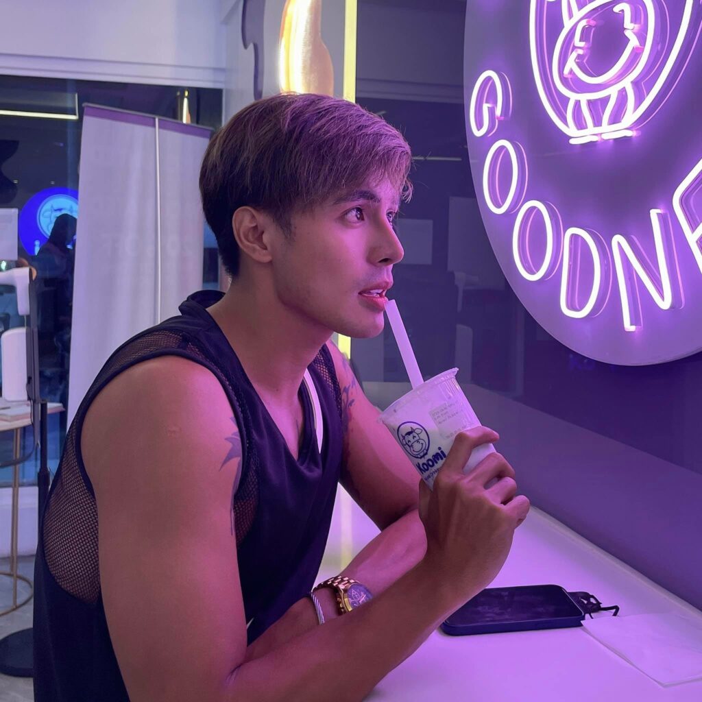 Mj Coloma นายแบบ หุ่นแซ่บ เป้าโต ยั่วเพศ