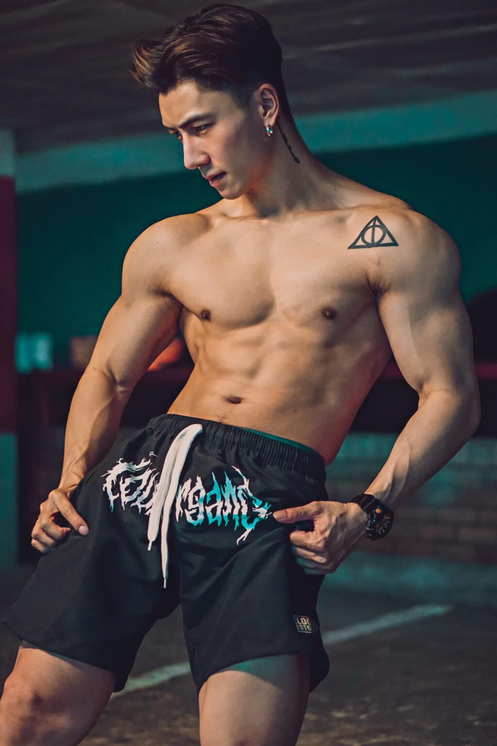 ไอซ์ รัฐวิศว์ หนุ่มตี๋ เป้าตุง ลีลาเด็ด หล่อโอมป้า