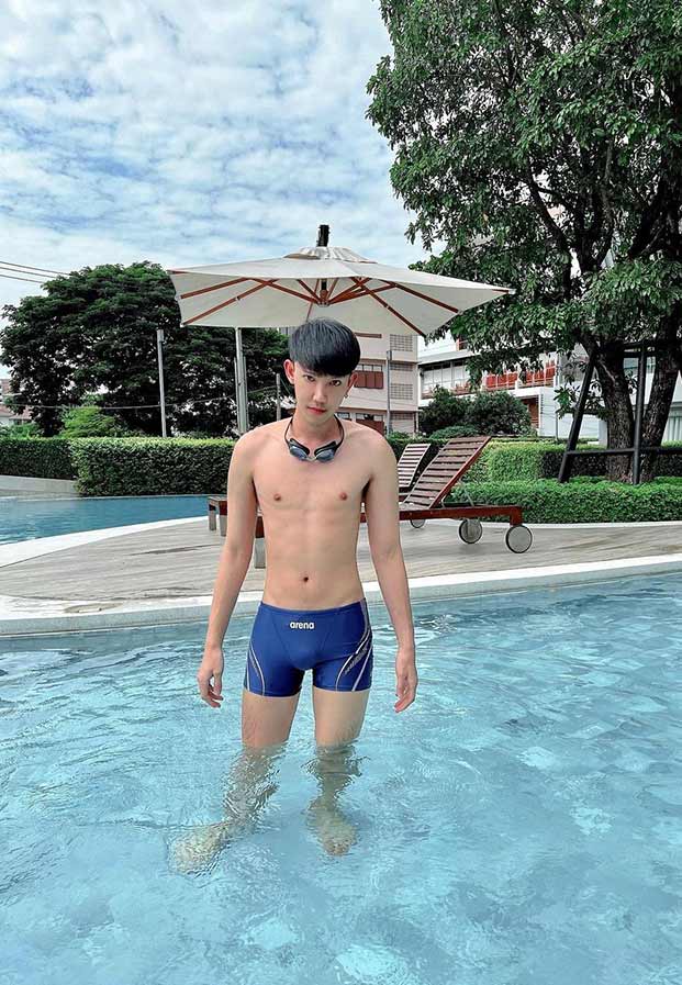 Anurak Khempila หนุ่มหล่อ หุ่นแซ่บ เป้าตุง อนาคอนด้าเรียกพี่