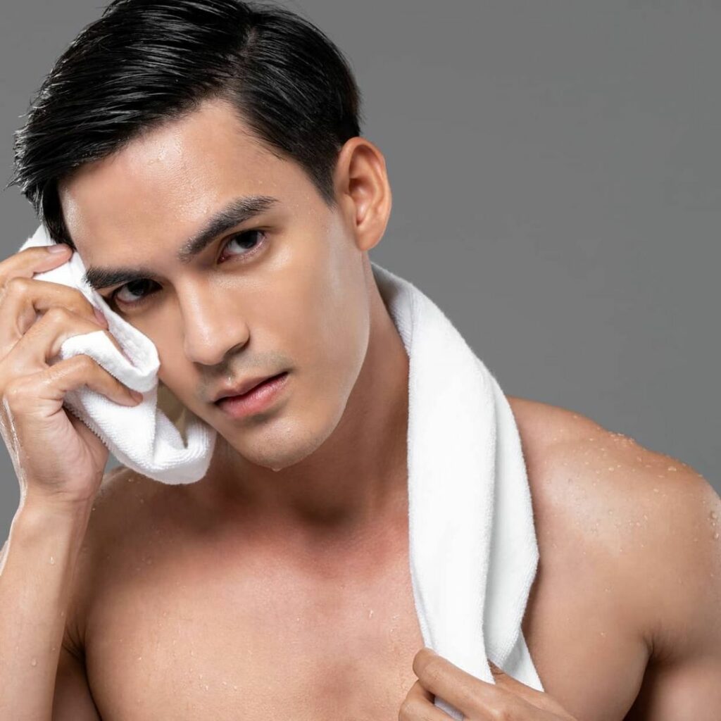 เจ ชลวัฒน์ นักแสดง นายแบบหล่อ หน้าลูกครึ่ง หุ่นลีน เซ็กซี่ขยี้ใจ