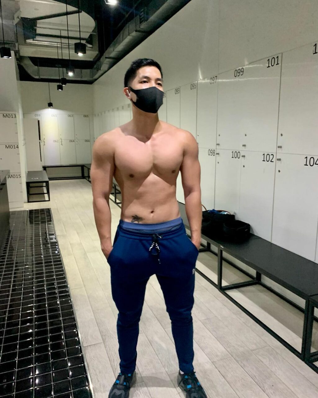 เจมส์ เดชาวัฒน์ หนุ่มหล่อ กล้ามโต ยิ้มหวาน ใจละลาย