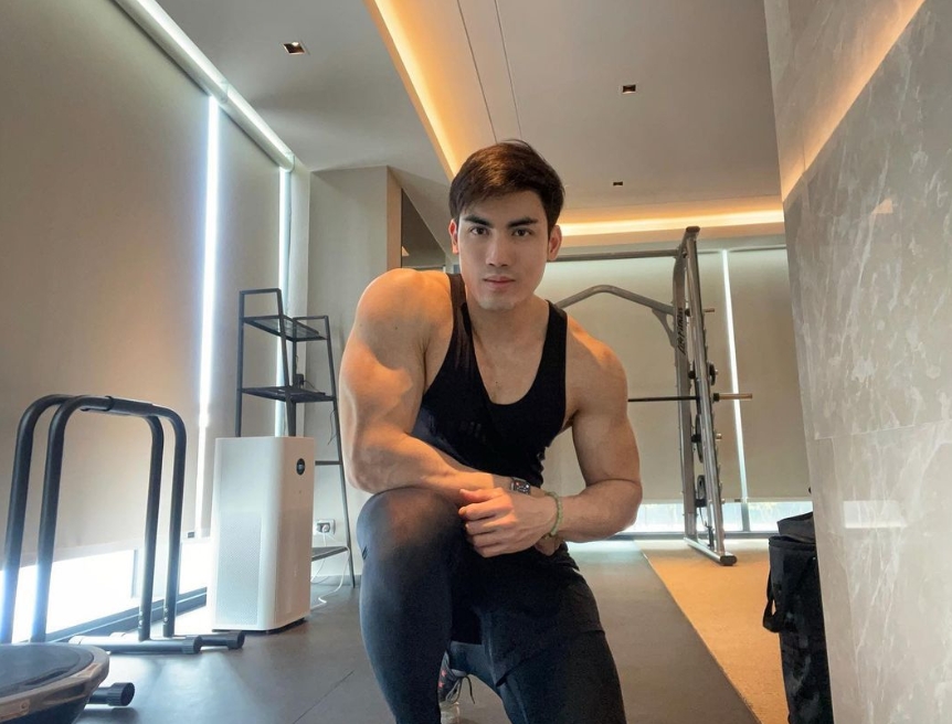 เบญ Benya Tongtoe นายแบบ หน้าหล่อ ลีลาดี เห็นหุ่นแล้ว อยากสัมผัส