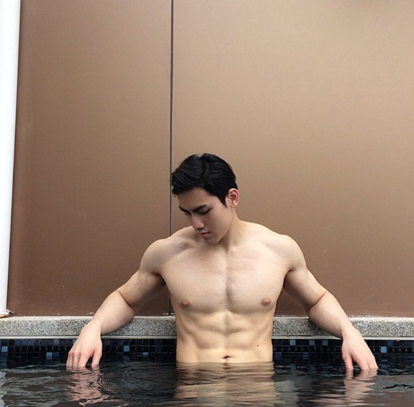 เบญ Benya Tongtoe นายแบบ หน้าหล่อ ลีลาดี เห็นหุ่นแล้ว อยากสัมผัส