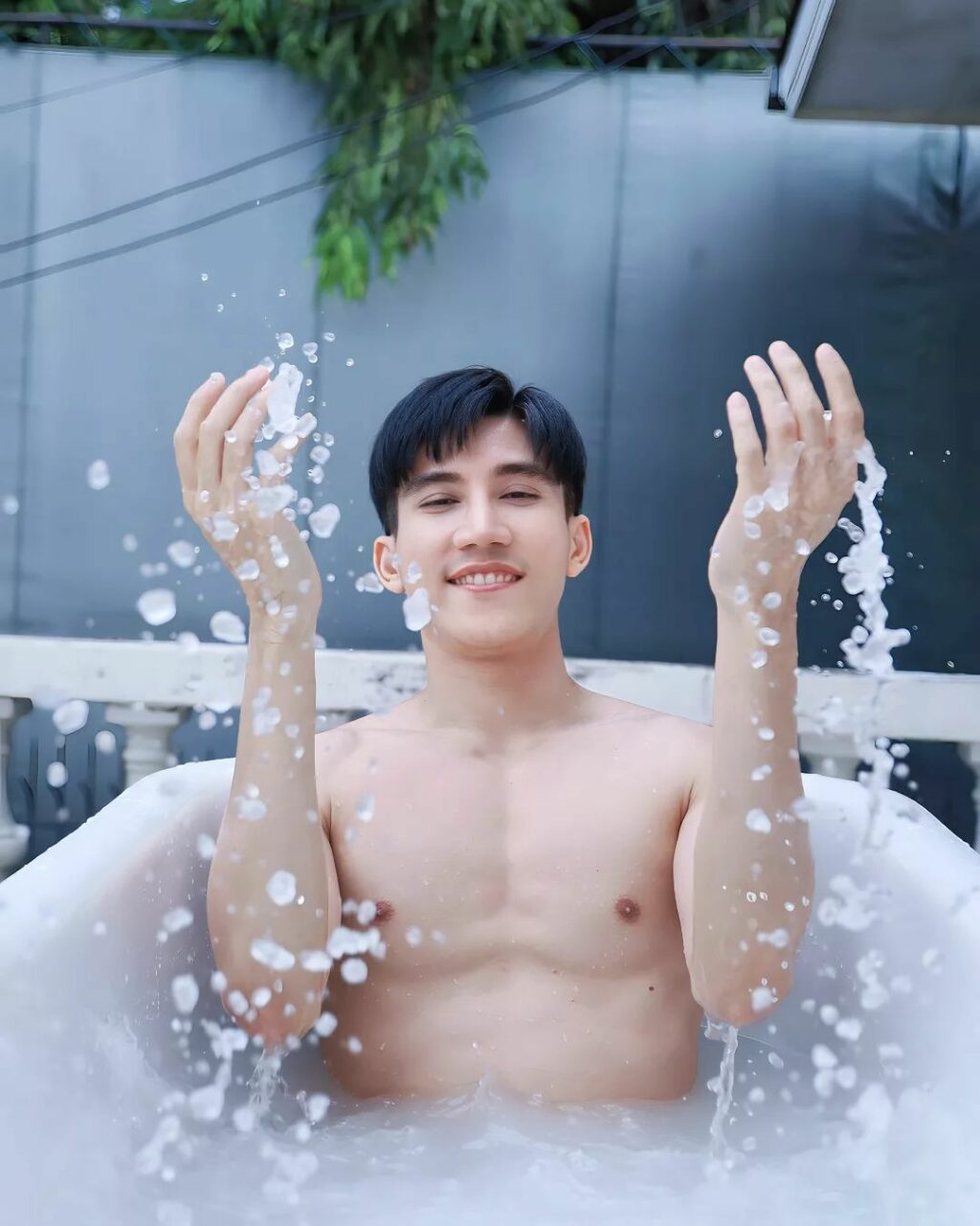 Yoo Hwangdo หล่อหน้าใส ขวัญใจสาวๆ พร้อมผลงาน เป้าตุง หุ่นสุดแซ่บ